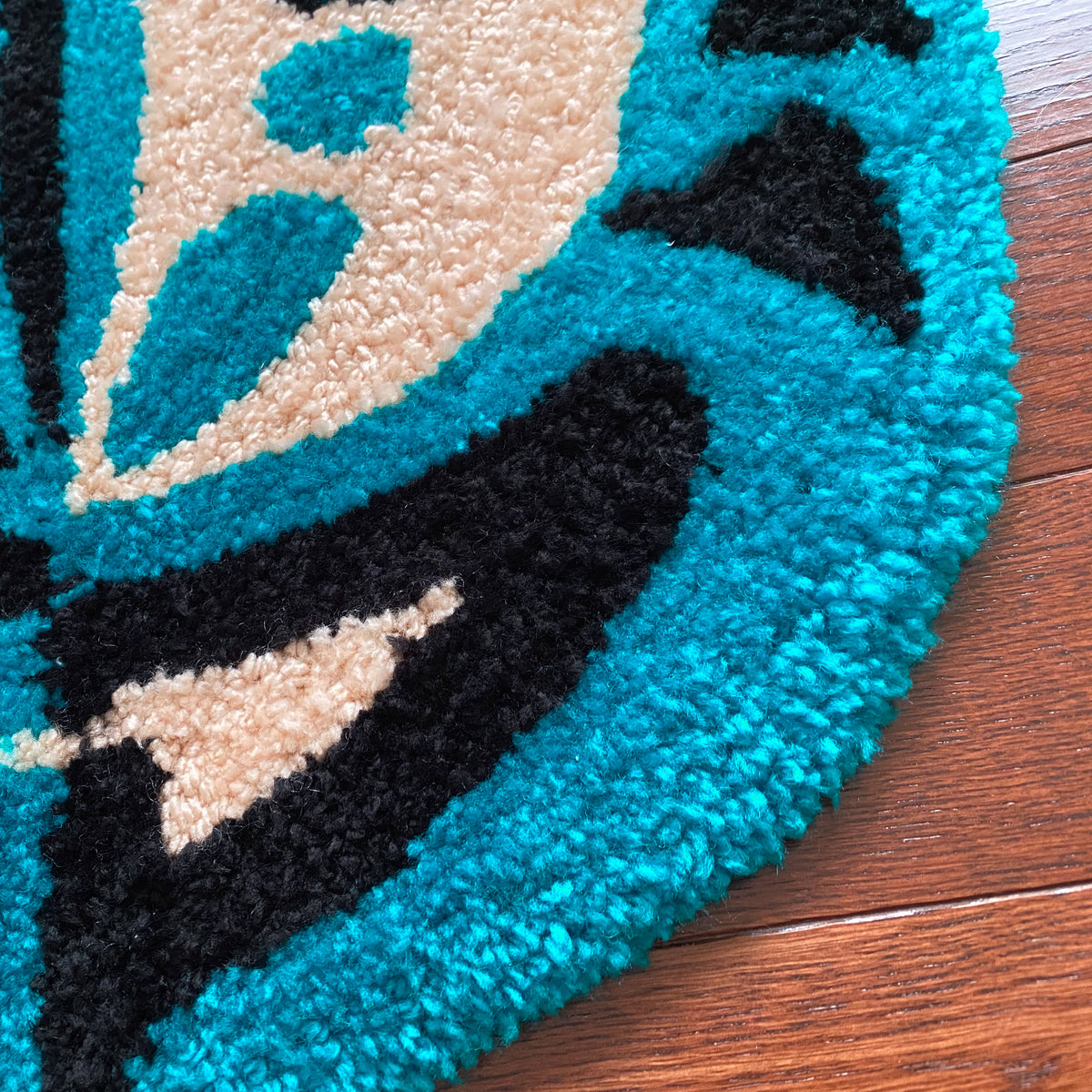 Tiki Mask Tufted Rug No.3 2023 – mookiesato